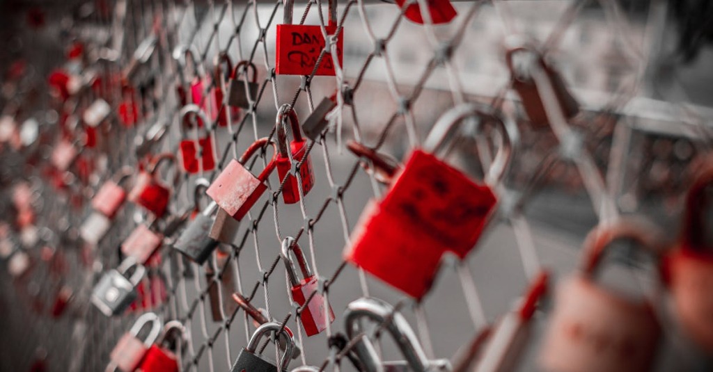 How to Bridge Tokens Between Blockchains - Compare Currency